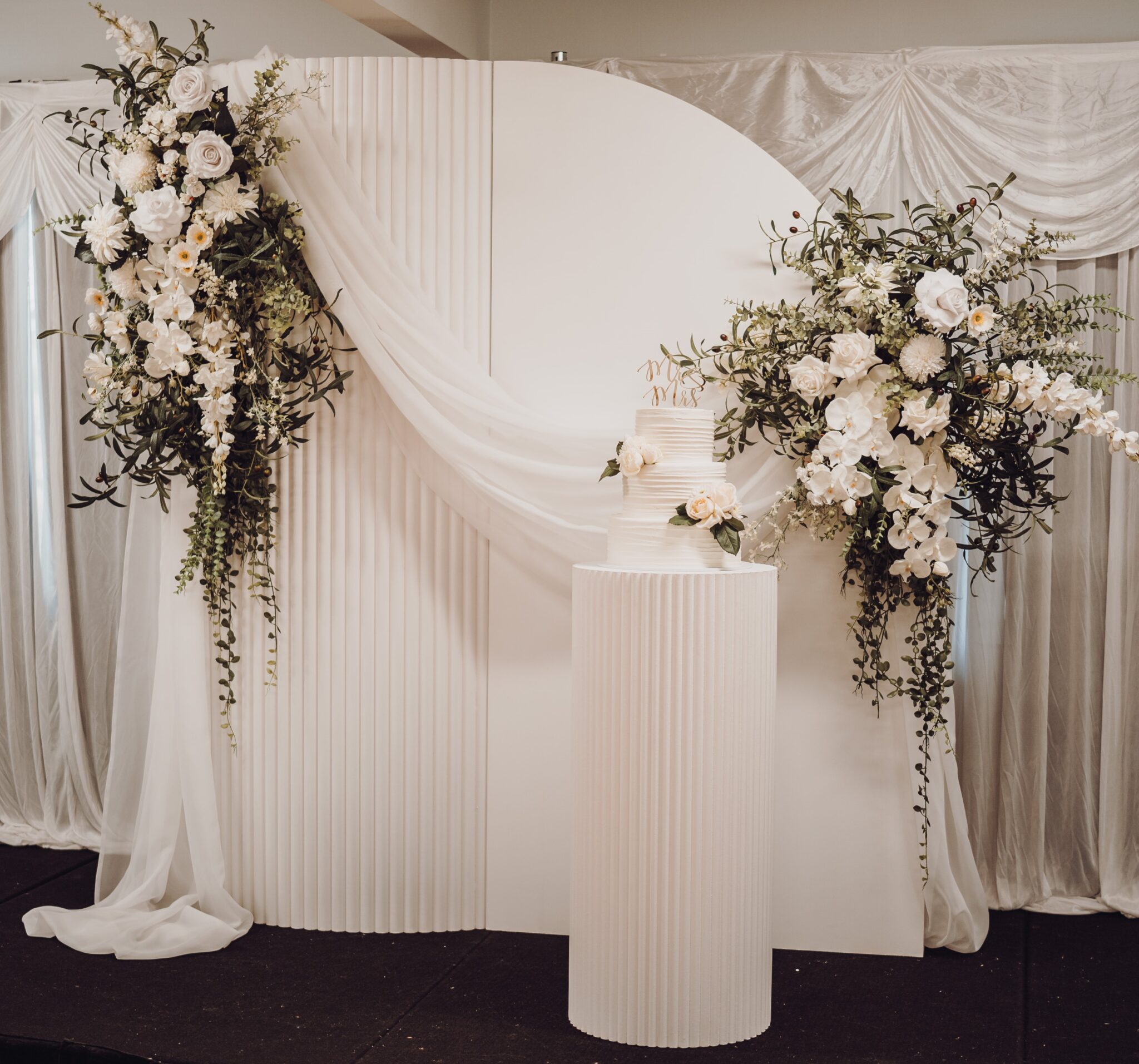 Arbor's and Backdrops | Garden of Eden Deluxe Package - A Day to ...