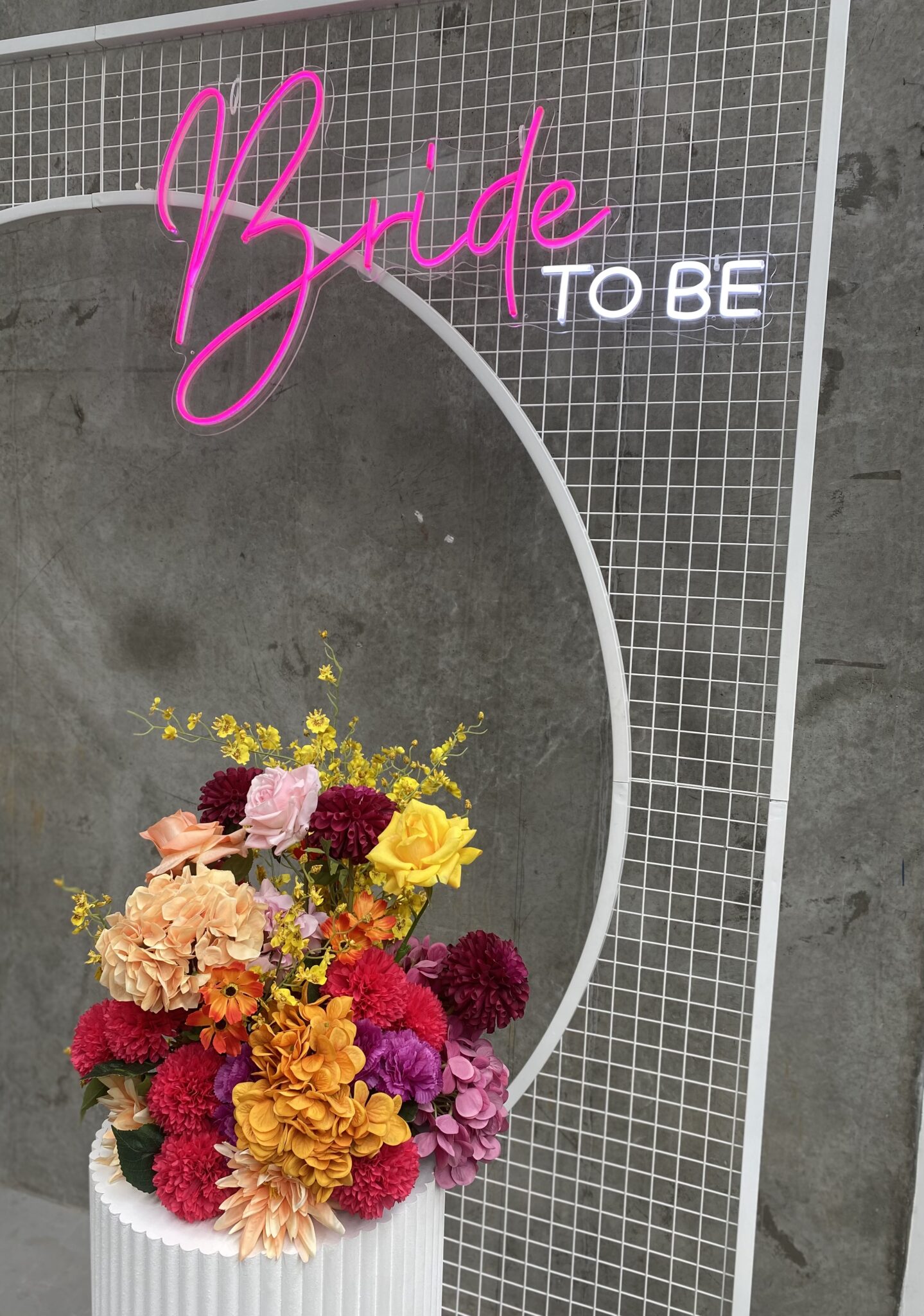 Arbor's and Backdrops | 'Bride to Be' Neon Sign - A Day to Remember ...